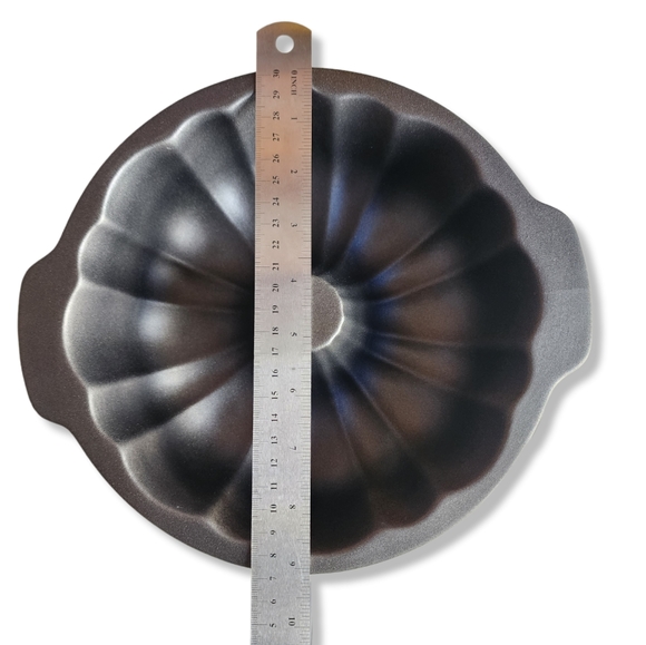 Parini Cookware | Kitchen | Parini Ceramic Stoneware Nonstick Bundt Pan ...